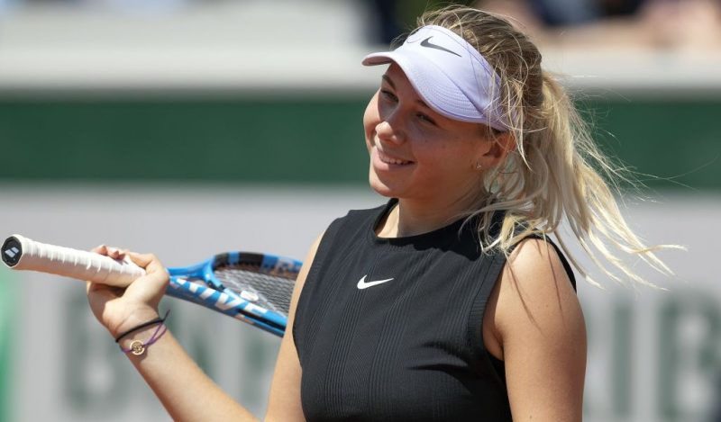 Amanda Anisimova continues her smooth progress at the French Open