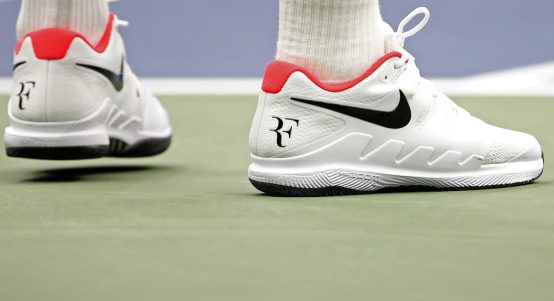 Roger Federer regains ownership of his iconic 'RF' logo from former kit ...