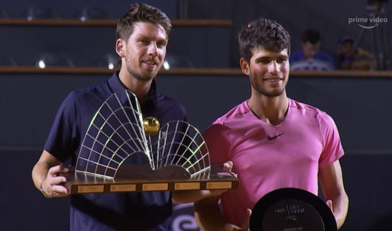 Alarming injury worry for Carlos Alcaraz as he loses to Cameron Norrie