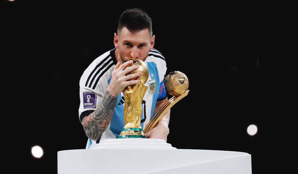 Roger Federer pens passionate tribute to Lionel Messi in TIME's list of ...