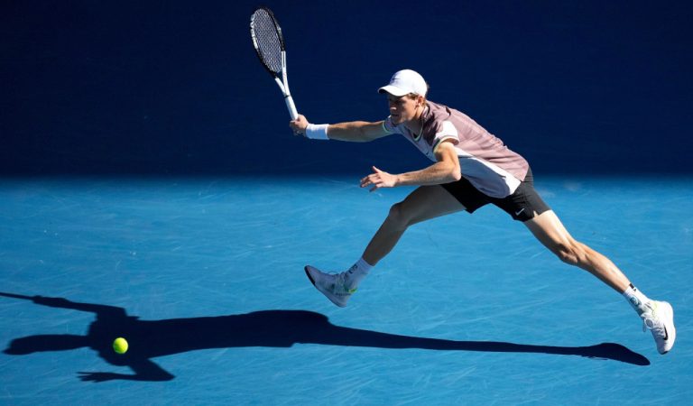 Jannik Sinner turns to Nike and HEAD to get the best equipment on court ...