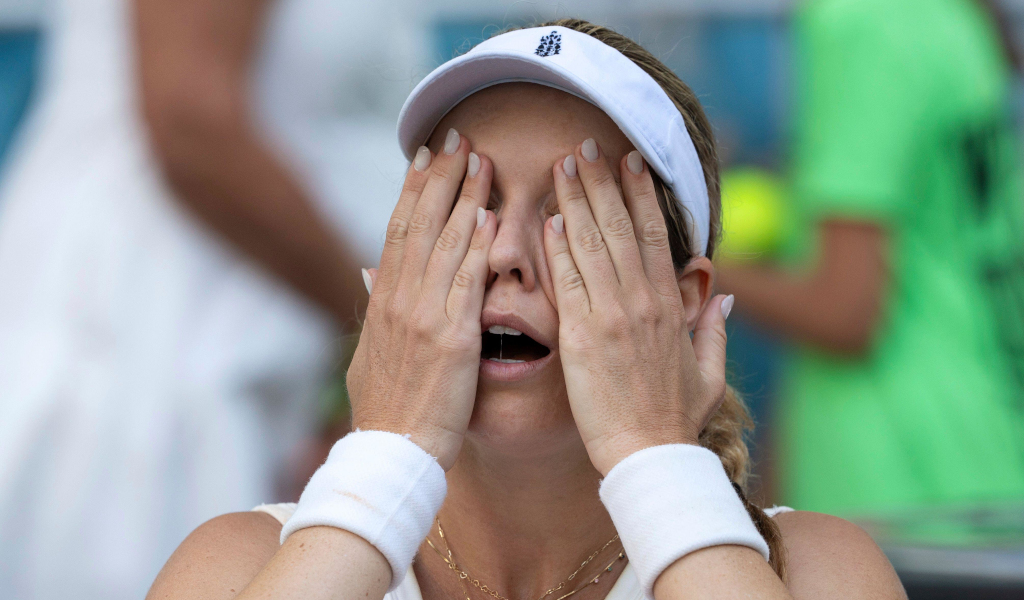Line Judge Faints At WTA Match. | Talk Tennis