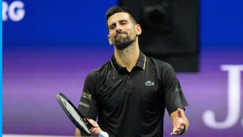 What racket does Novak Djokovic use?