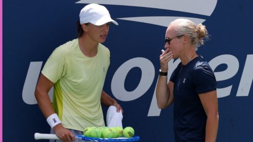 How much money has Iga Swiatek won? And why is Chris Evert 'worried about Iga'?