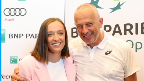 How much money has Iga Swiatek won? And why is Chris Evert 'worried about Iga'?